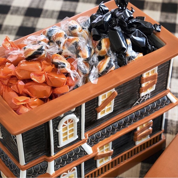 Pottery Barn | Accents | Pottery Barn Spooky And Cute Lidded Haunted ...